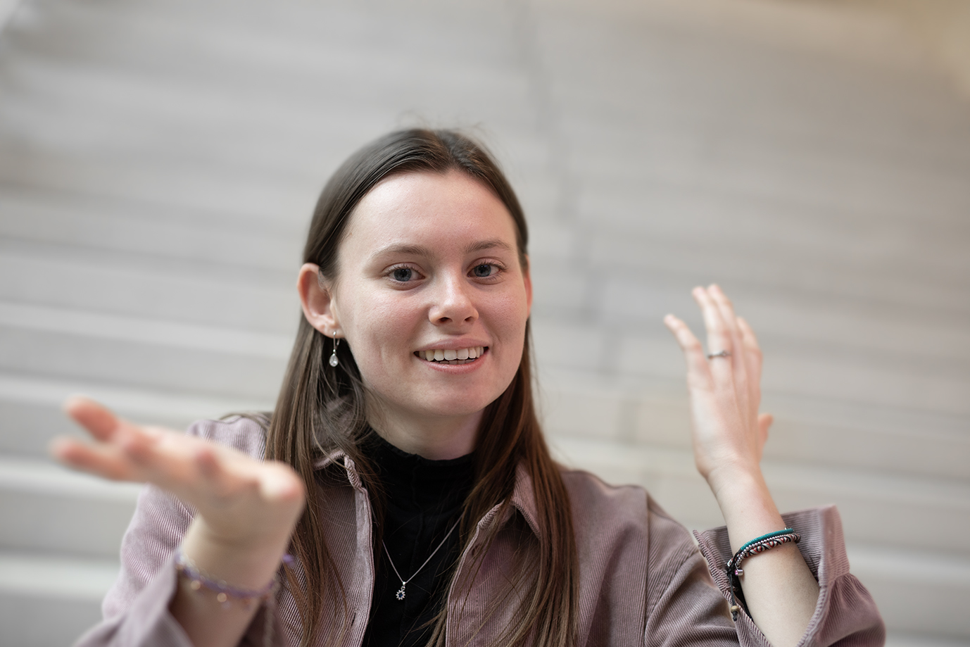In haar vrije tijd praat Naomi het liefste over haar vak met scholieren ...