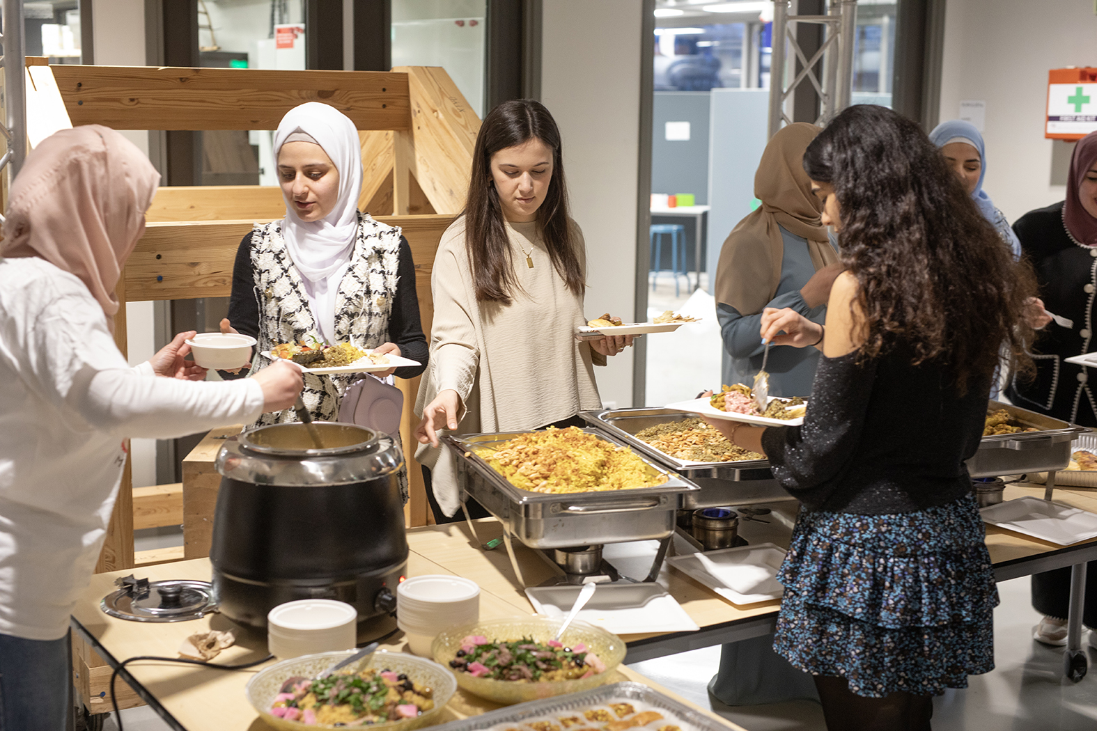 Iftar aan de HU nog nooit zo druk bezocht - Trajectum